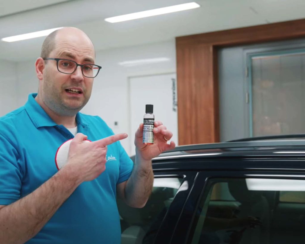 Verweerd kunststof weer zwart en egaal - Carclean.com blog